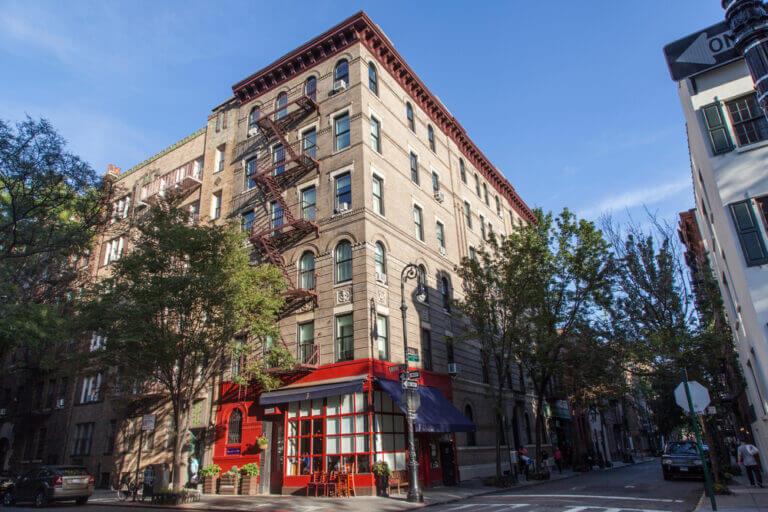 Where to Find the Friends Apartment in NYC... Plus Other Friends ...