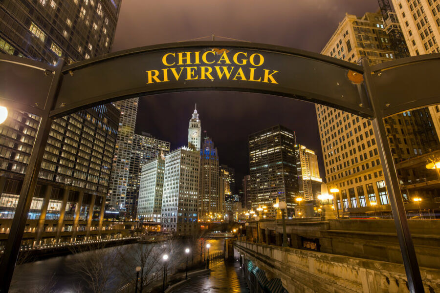 28 Fun Things to Do in Chicago At Night! - the world and then some