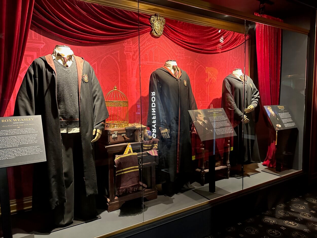 My Review of Harry Potter: The Exhibition in NYC (Spoiler: I Hated it ...