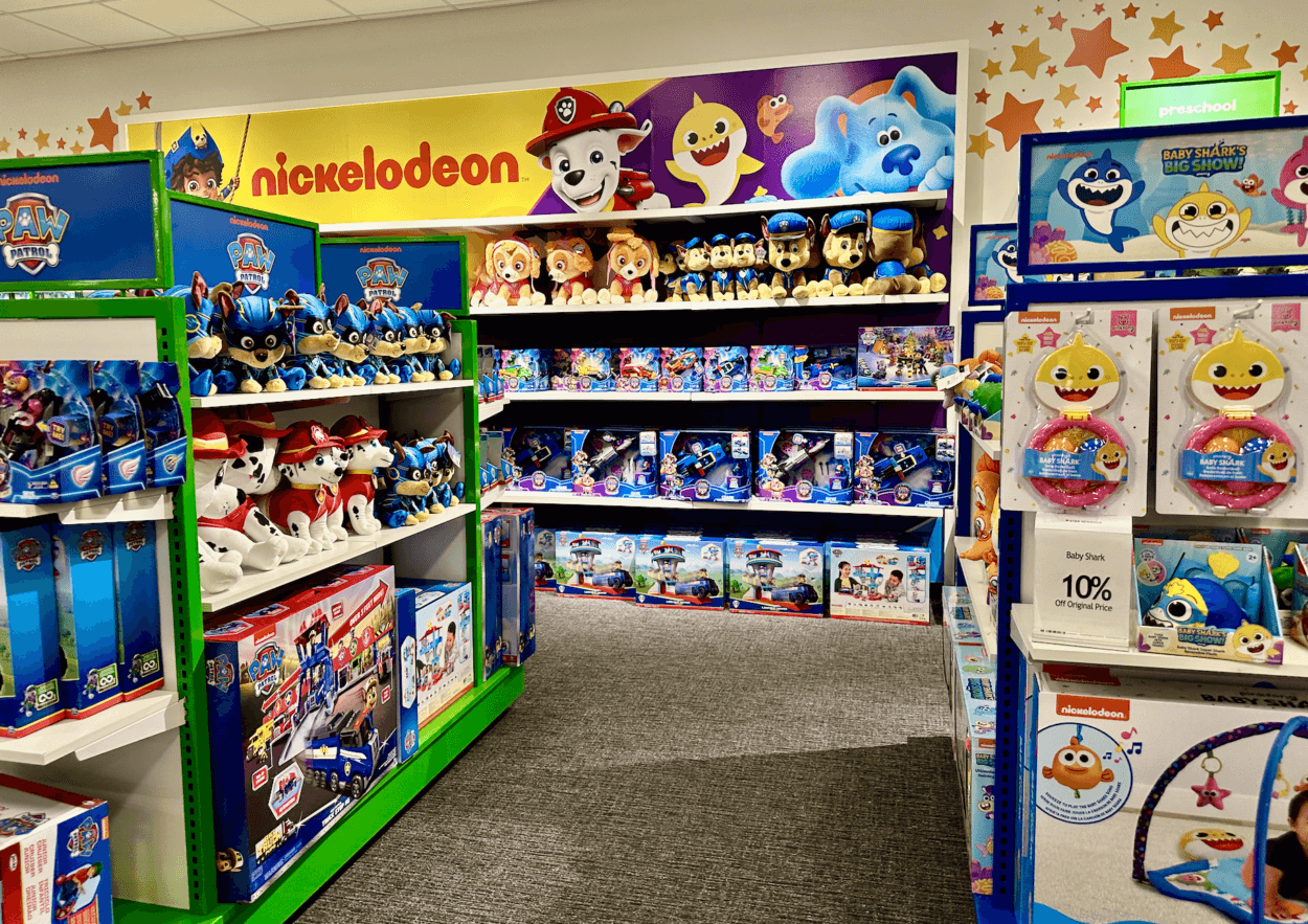 Toys 'R' Us at Macy's in NYC: Is it worth visiting, or has it lost the ...