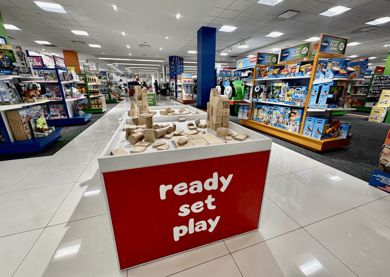 Toys 'R' Us at Macy's in NYC: Is it worth visiting, or has it lost the ...